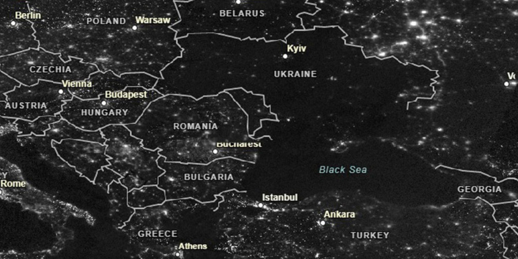 Πόλεμος στην Ουκρανία: Δορυφορικές εικόνες με τα φώτα σβηστά στην ...