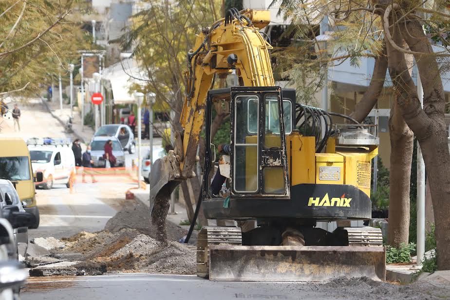 Συνεχίζονται οι εργασίες αντικατάστασης του παλαιού δικτύου ύδρευσης ...